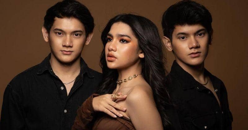 7 Foto Akrab Davina Karamoy dan Kakak-Adiknya yang Kembar | Popmama.com